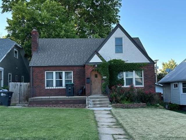 4832 Erskine St, Omaha, NE 68104