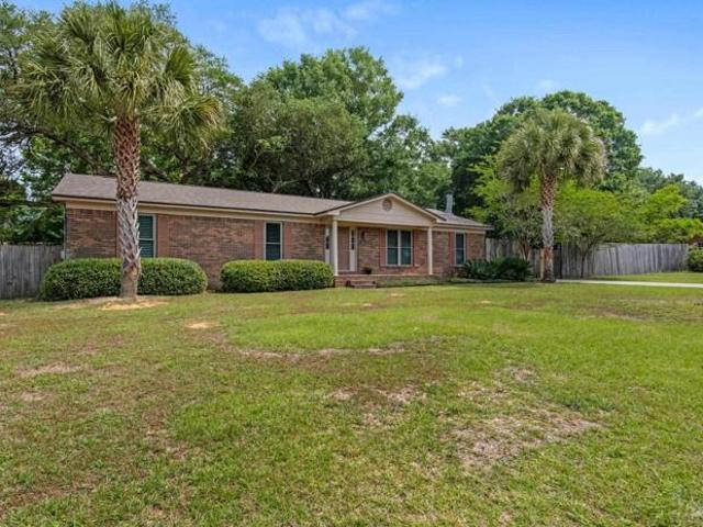 4832 Jennifer Ln, Pace, FL 32571