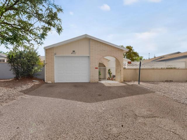 4832 Platinum Loop NE