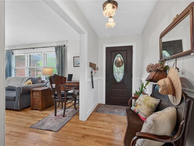 4833 Colonial LN