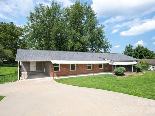 483 Caribou Rd, Asheville, NC 28803