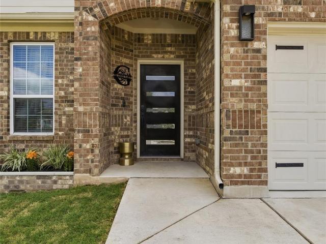 483 Algaroba Loop