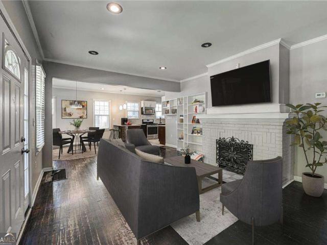 483 Burlington Road NE