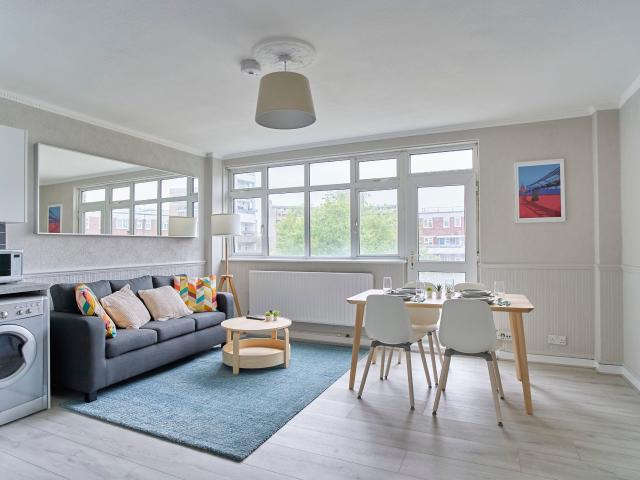 483 Fellows Court – Room 3