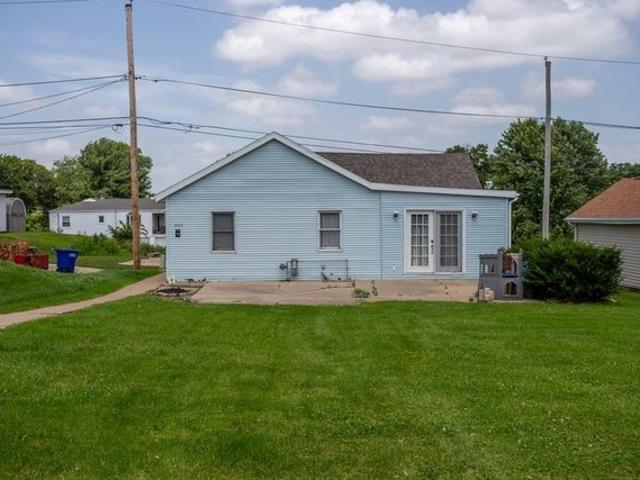 483 Oneil St, Dubuque, IA 52001
