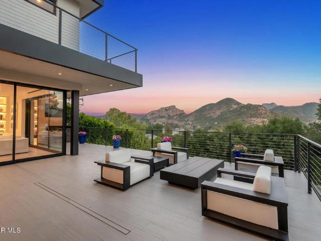 483 Lake Sherwood Drive