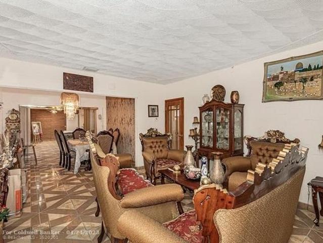483 NW 119th St, Miami, FL 33168