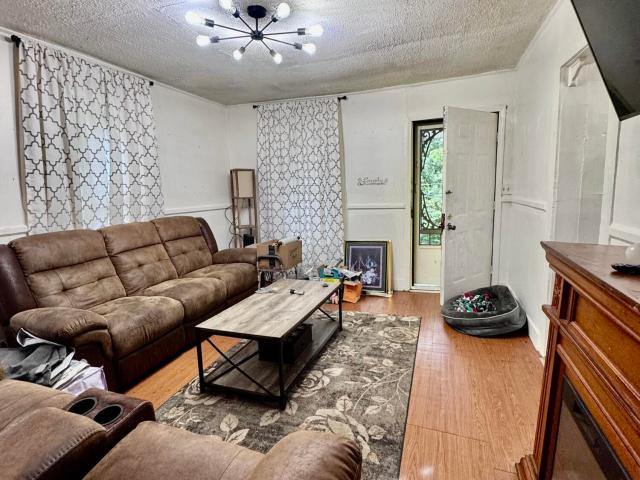 483 Watauga Ave