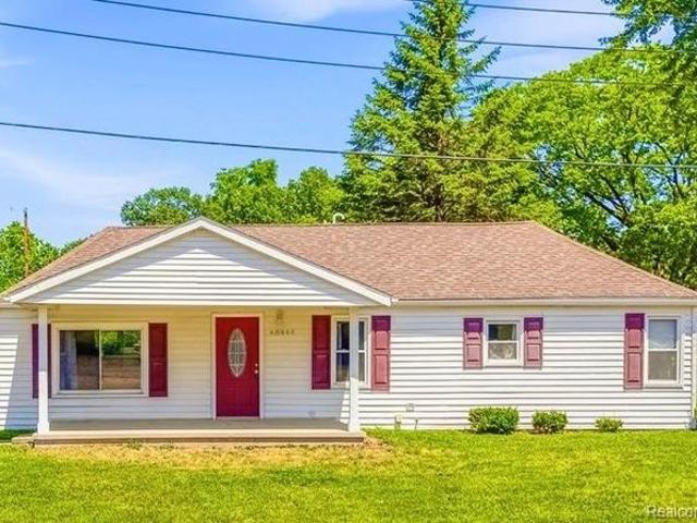 48444 Ellen St, Van Buren Township, MI 48111