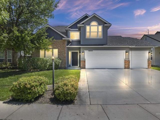 4844 N Schubert Ave, Meridian, ID 83646