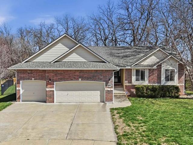 4844 N Steeds Crossing Cir, Park City, KS 67219