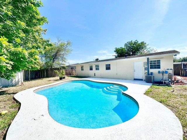 4845 Andros Dr, West Palm Beach, FL 33407