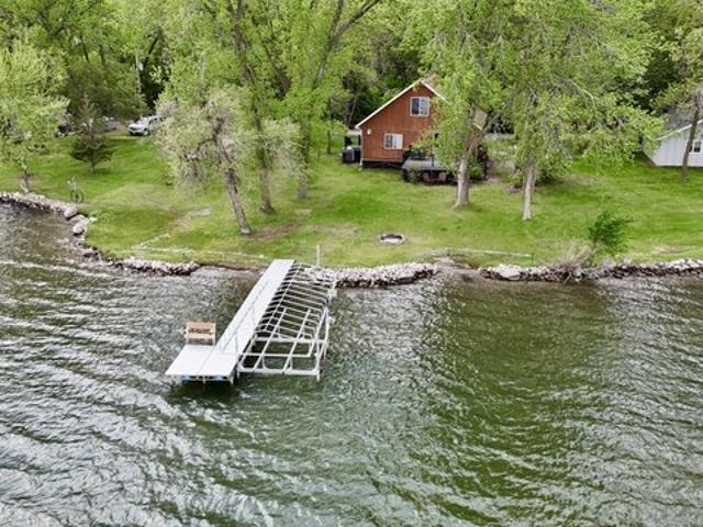 48460 Baileys Bay Rd, Big Stone City, SD 57216