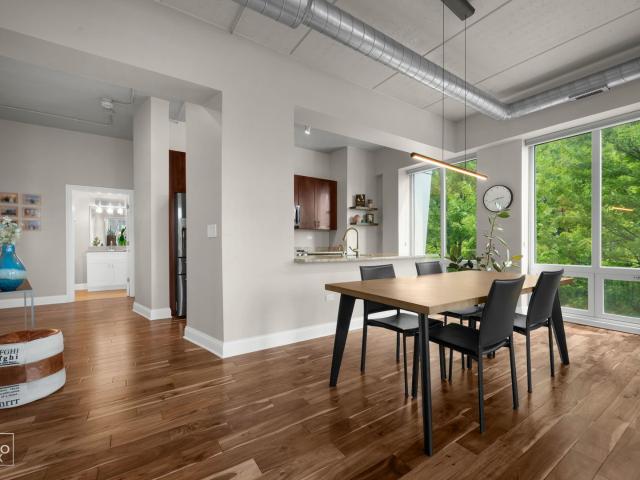 4846 N CLARK Street # 209