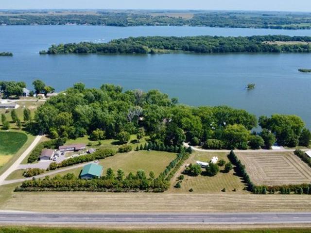 48481 Baileys Bay Rd, Big Stone City, SD 57216
