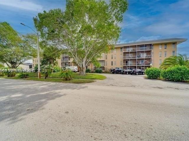 4848 NW 24th Ct Apt 230, Lauderdale Lakes, FL 33313