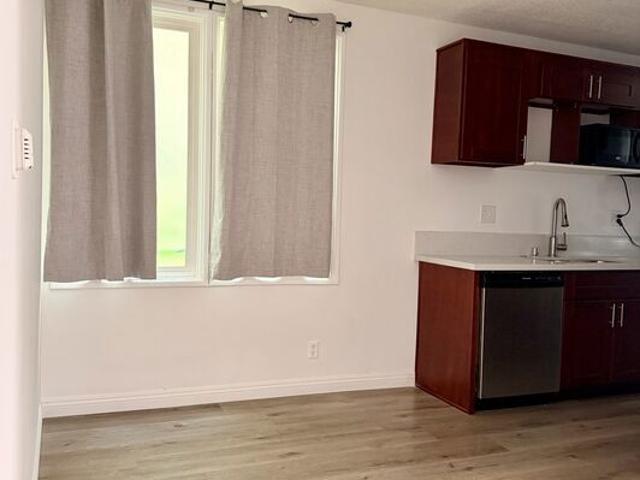 4848 Elmwood Avenue Unit 3