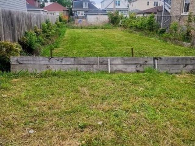 4848 W Potomac Ave, Chicago, IL 60651
