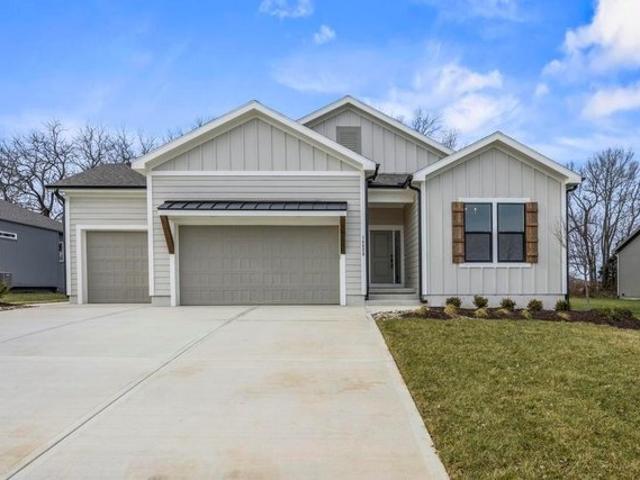 4840 NW Huonker Ct, Riverside, MO 64150