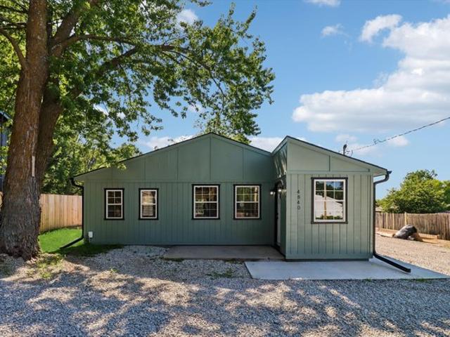 4840 NW 52nd St, Des Moines, IA 50310