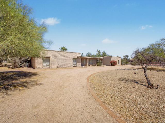 4840 E Fanfol Drive