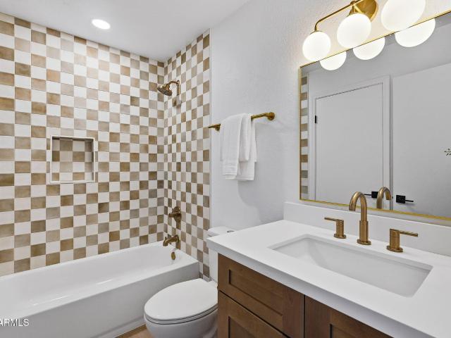 4841 e kachina trail # 3