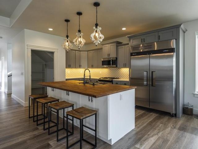 4841 Tillamook Dr, Richland, WA 99352