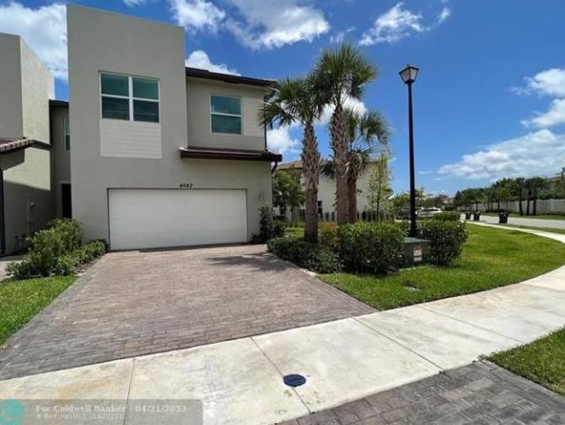 4842 Navali Dr, Lake Worth, FL 33467