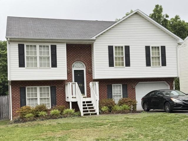 4842 Horseman Dr NE, Roanoke, VA 24019