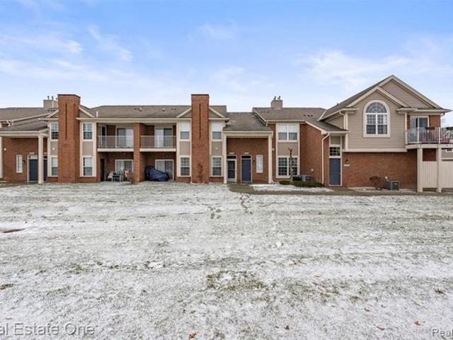 48436 Maplehurst Dr, Shelby Township, MI 48317
