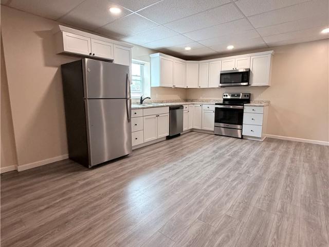484 3rd Street 4