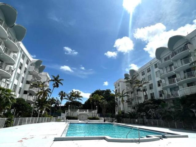 484 165th St Rd NW #A411, Miami, FL 33169