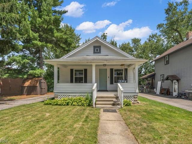 484 Fourth St, Struthers, OH 44471