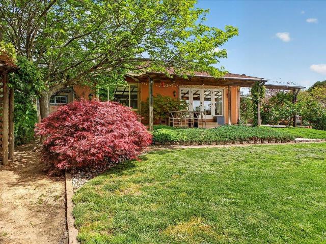 484 Oak St, Penngrove, CA 94951 | MLS #326031