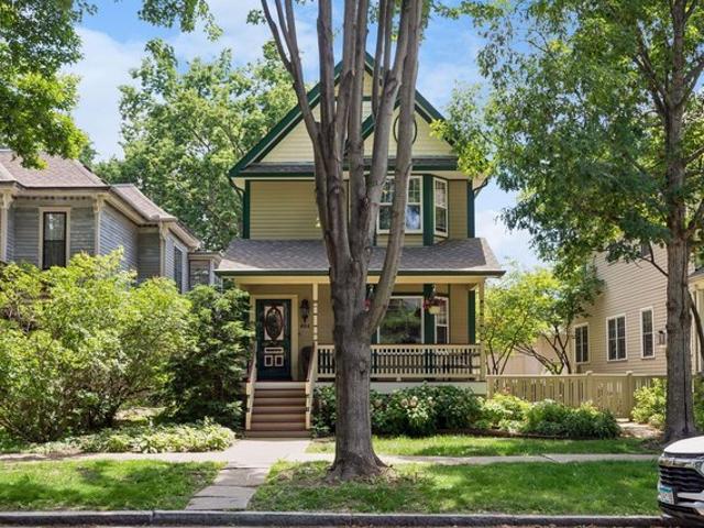 484 Laurel Ave, Saint Paul, MN 55102