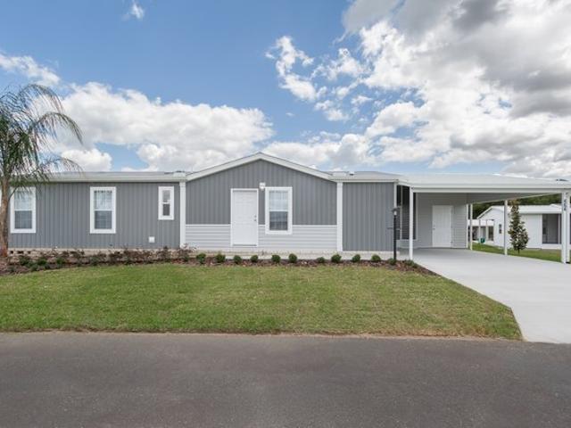484 Stewart Dr, Lady Lake, FL 32159