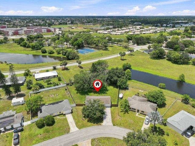 484 SW Eastport Cir, Port Saint Lucie, FL 34953