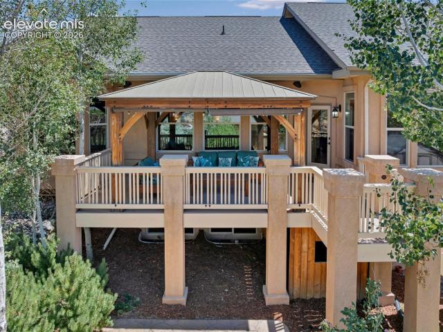 484 Pasada Way
