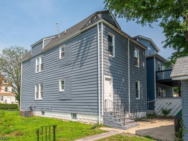 484 Prospect St