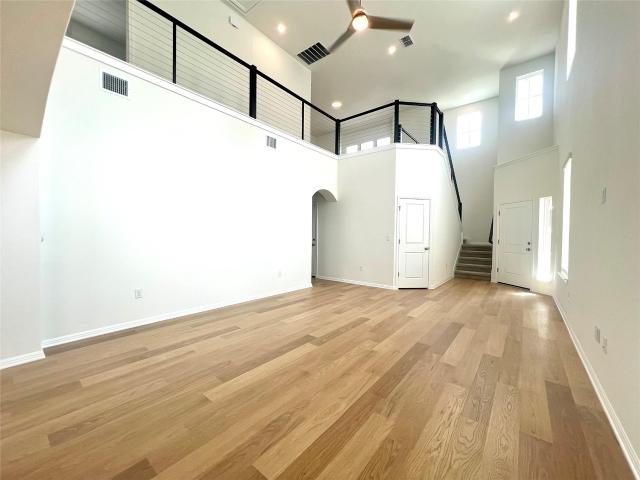 484 Young St
