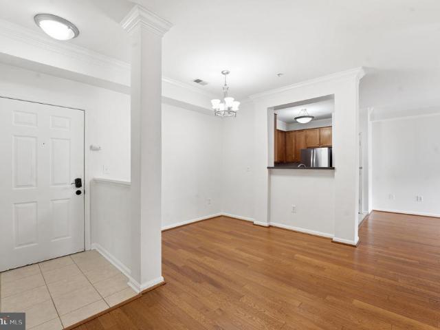 4854 Eisenhower Avenue # 351