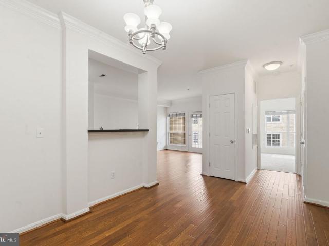 4854 Eisenhower Avenue # 351