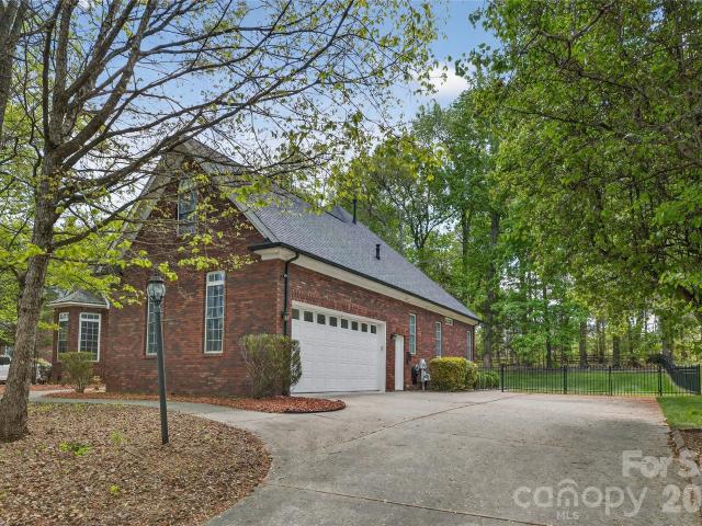 4854 Huddersfield Drive
