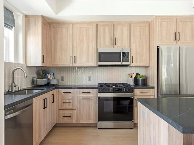 4855 Arrow Hwy, Montclair, CA 91763