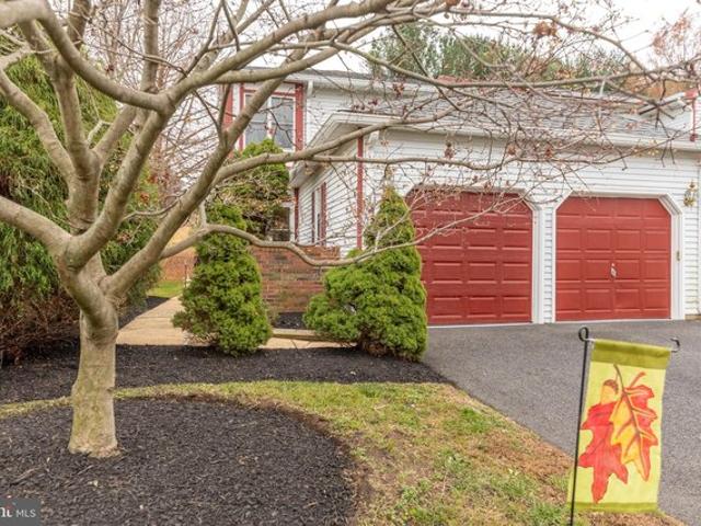 4855 Plum Run Ct, Wilmington, DE 19808