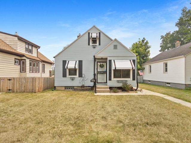 4858 N 71st St, Milwaukee, WI 53218