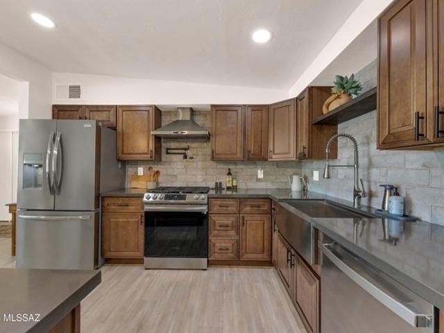 4858 E 4th St, Tucson, AZ 85711