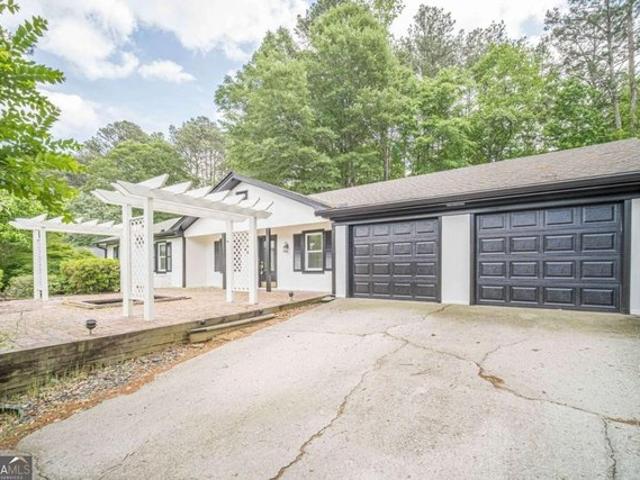 4858 Tarleton Dr SW, Lilburn, GA 30047