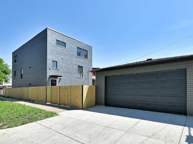 4859 W Hirsch Street