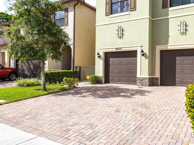 4851 NW 57th Ct, Tamarac, FL 33319 | MLS #F10506